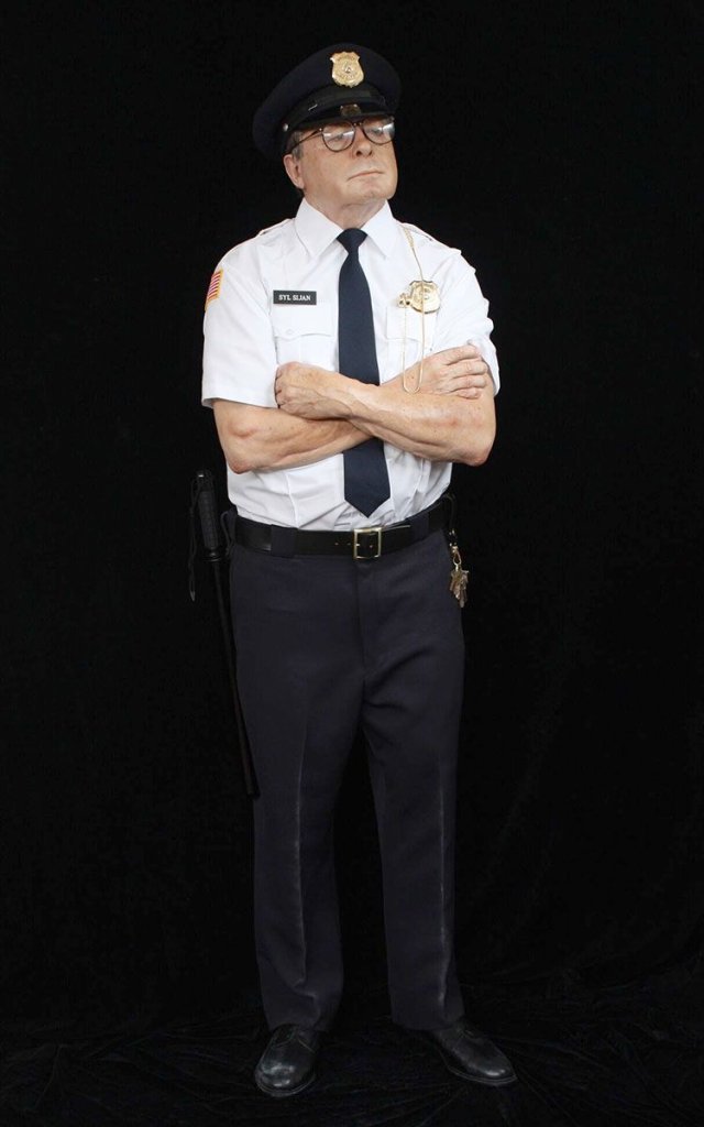 Standing Guard (SS) – folded arms – Art of the World Gallery